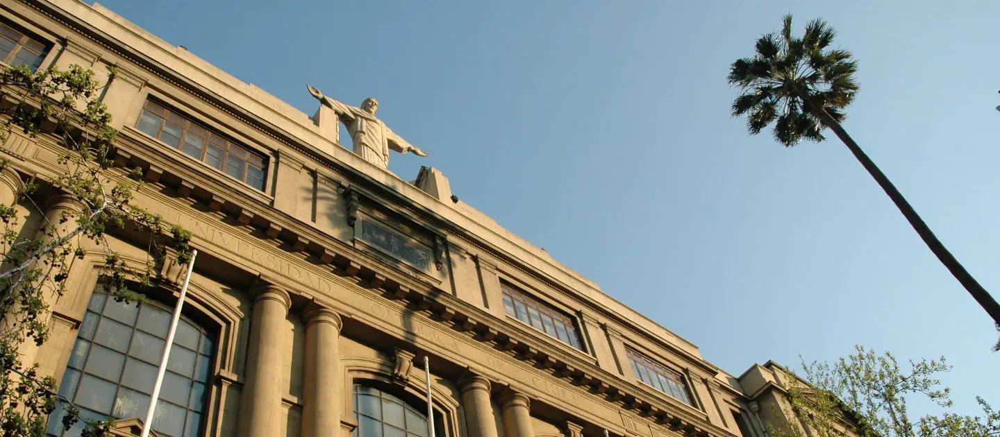 Campus Casa Central Uc: Historia Y Carreras En La Pontificia ...