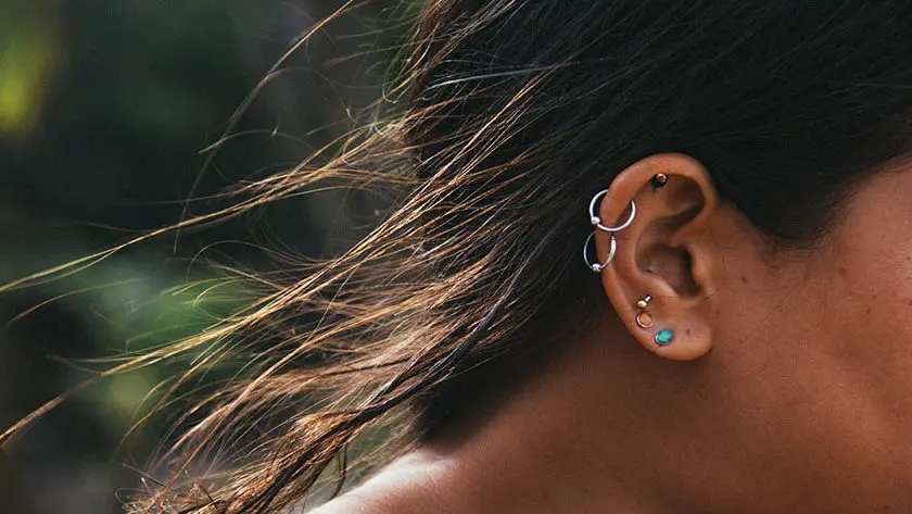 Todo Sobre Los Piercings En La Oreja: Riesgos, Cuidados Y Beneficios ...